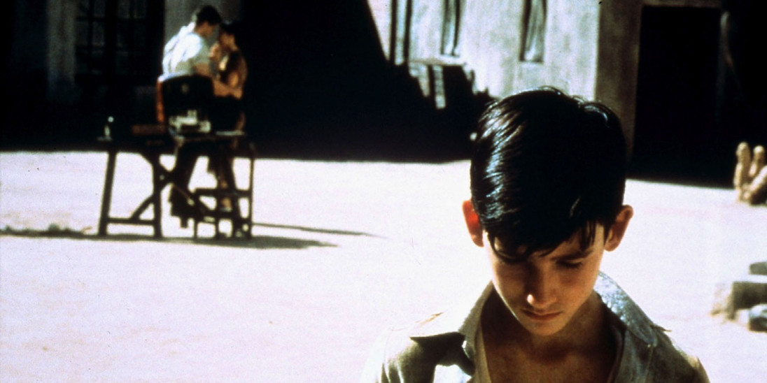Film - The Devil's Backbone - Into Film