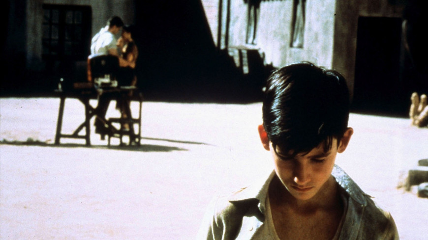 Film - The Devil's Backbone - Into Film