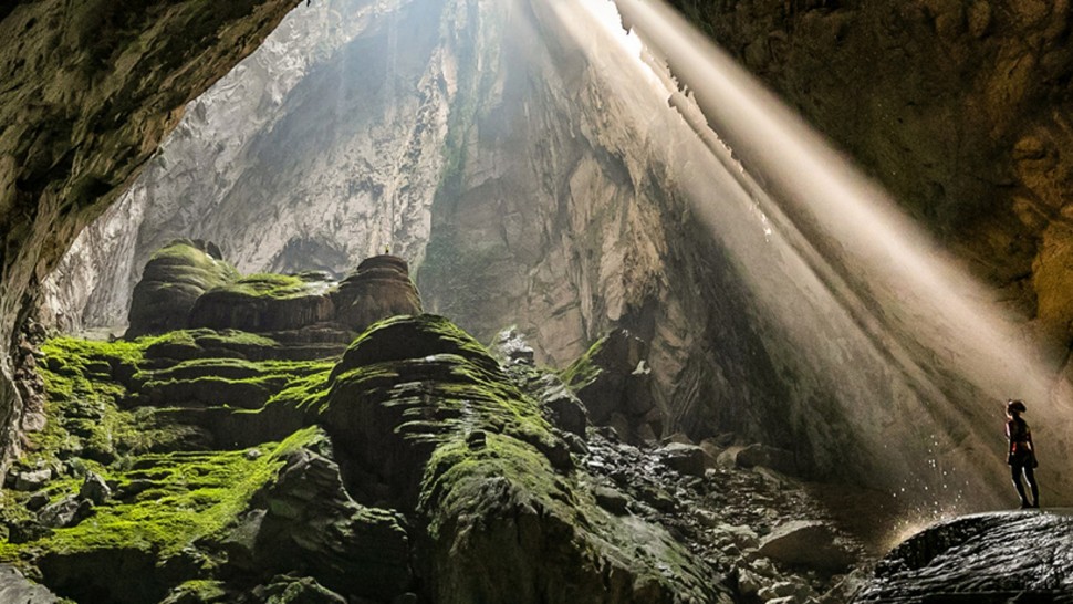 Film - A Crack in the Mountain - Into Film